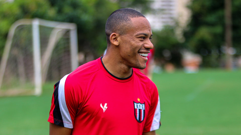 Botafogo renova o contrato com o atacante Robinho - Botafogo Futebol SA